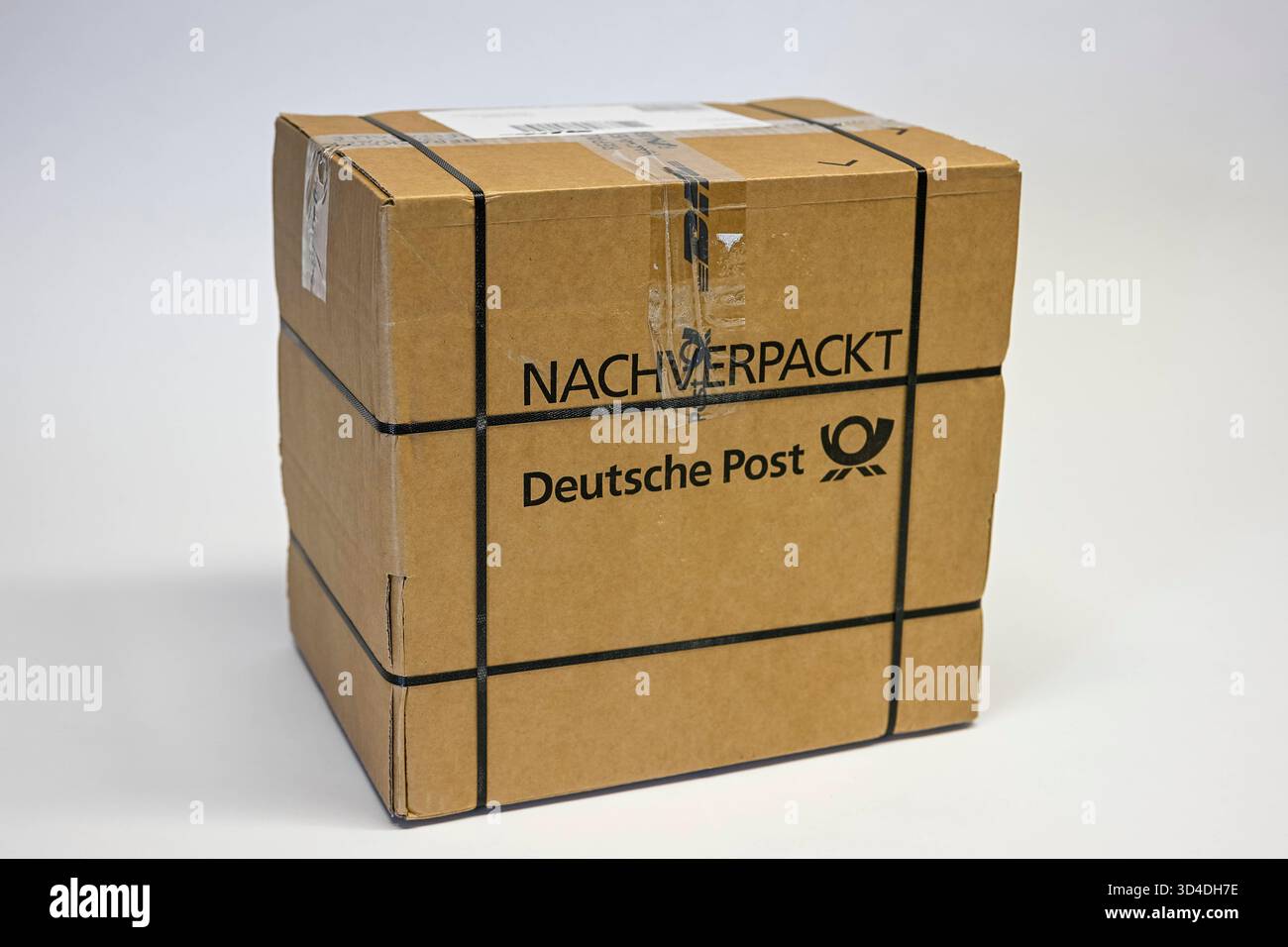 Paket das von DHL nachverpackt wurde, BLF,, Deutschland, BLF ...