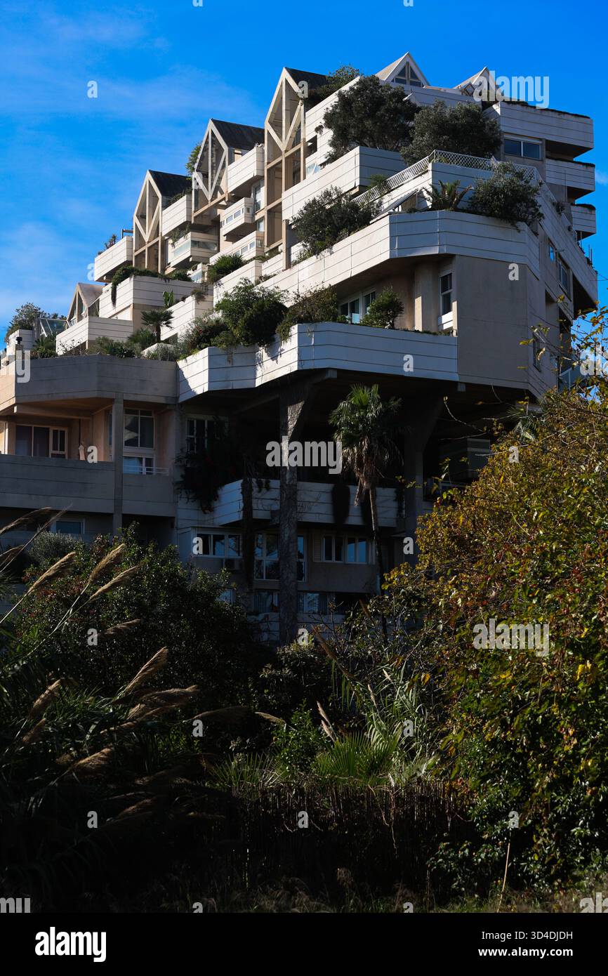 The Espai Verd building in Valencia was designed by Antonio Cortés ...