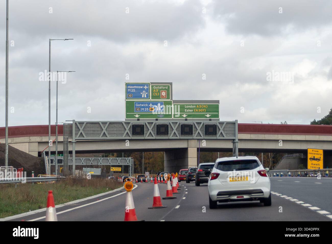 Wisley, Surrey, UK. 9th November, 2025. A newly built bridge across the ...