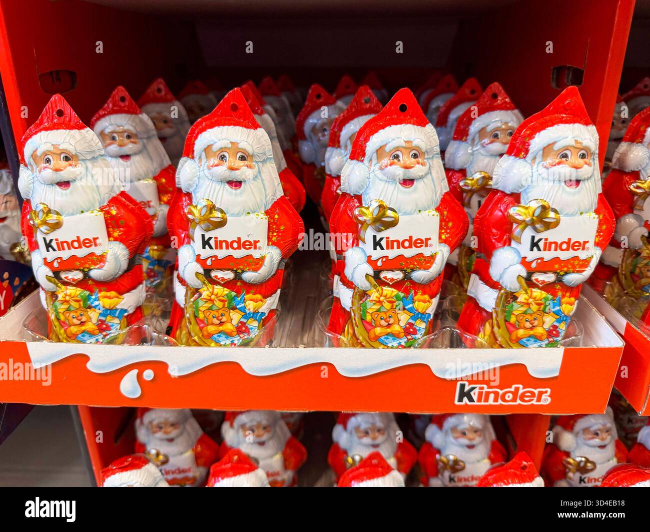 abb/SchokoWeihnachtsmaenner- Rot Weisse Schokoladen Weihnachtsmaenner ...