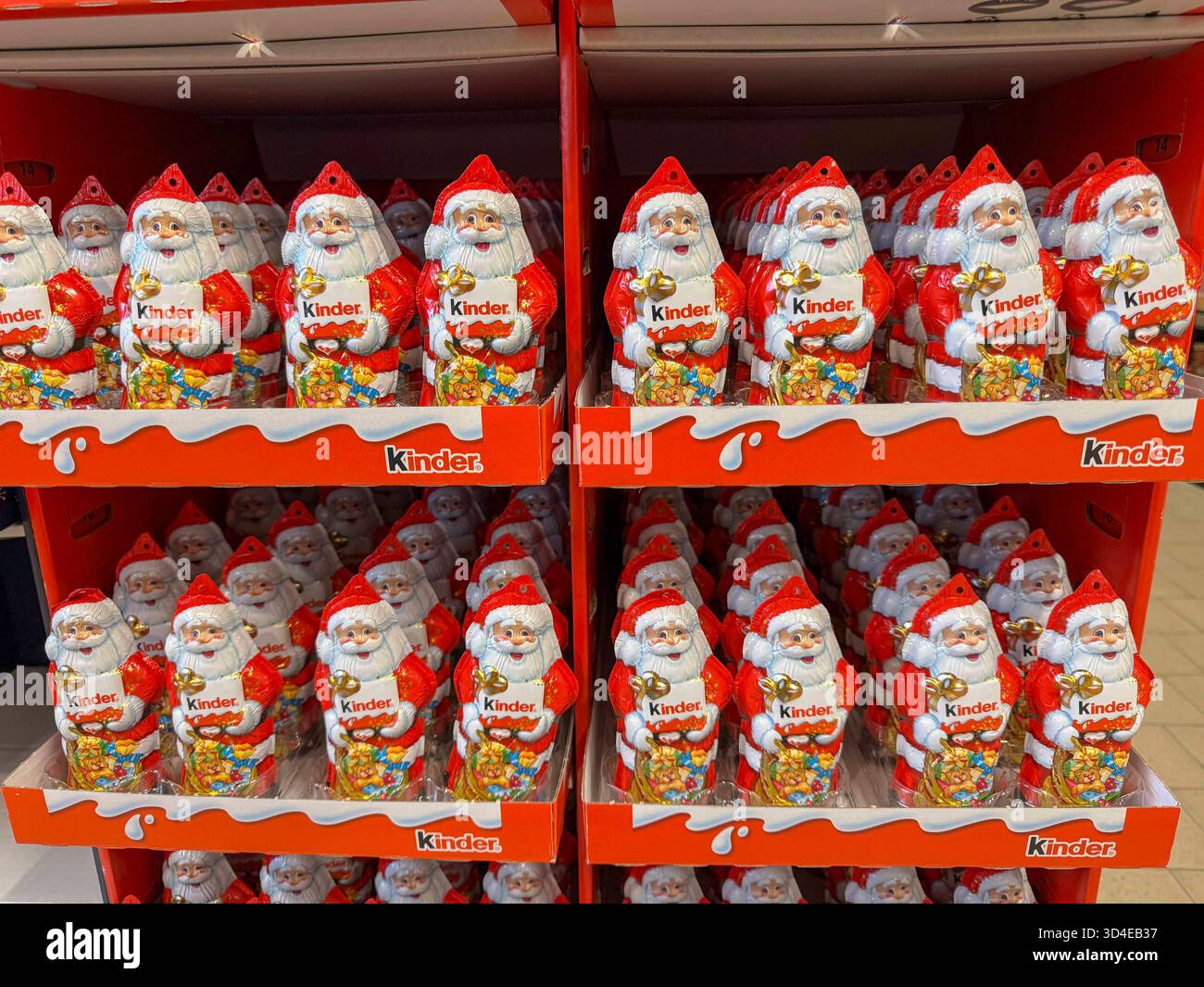 abb/SchokoWeihnachtsmaenner- Rot Weisse Schokoladen Weihnachtsmaenner ...