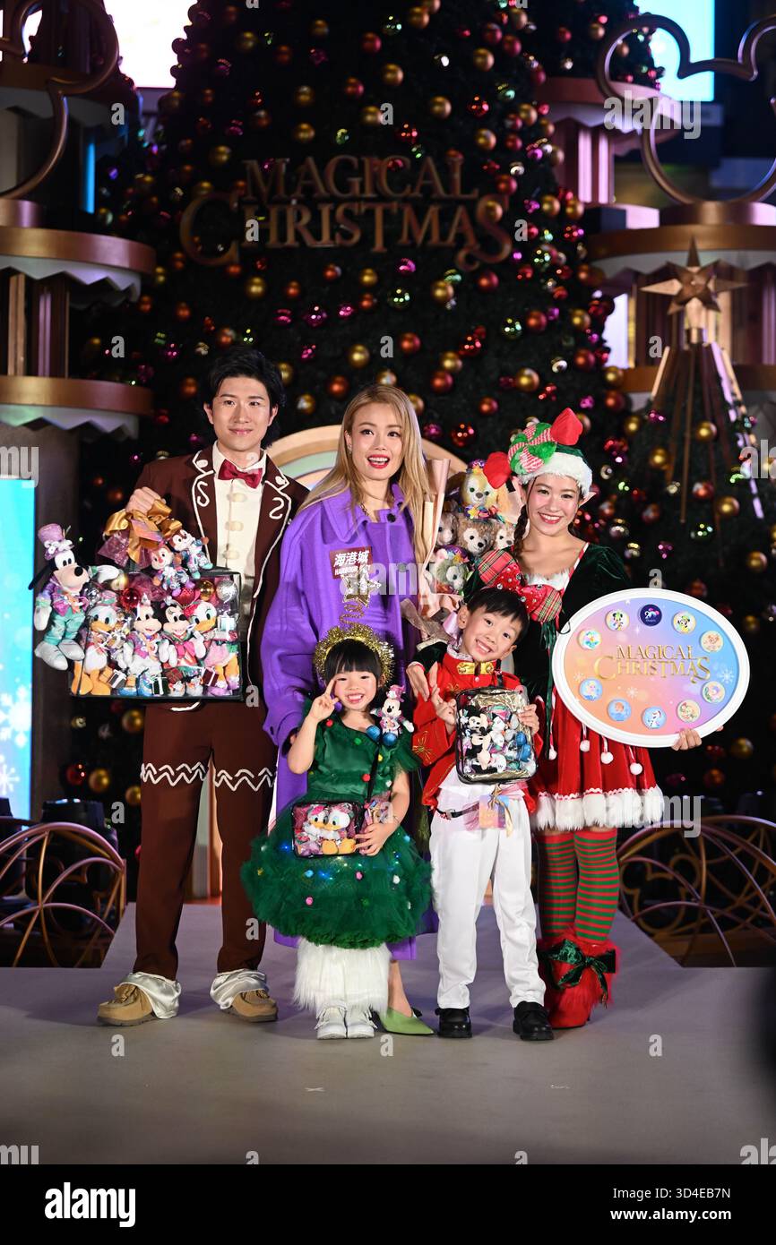 Joey Yung Cho-yee posing photo at the Christmas Event of the Harbour ...