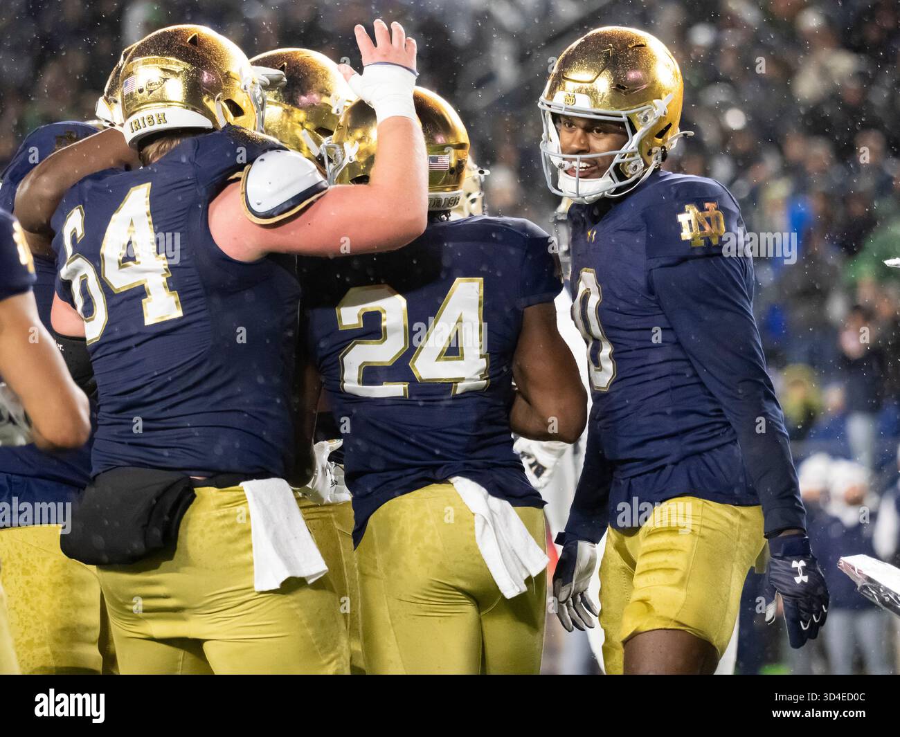 SOUTH BEND, IN - NOVEMBER 08: Notre Dame Fighting Irish wide receiver ...