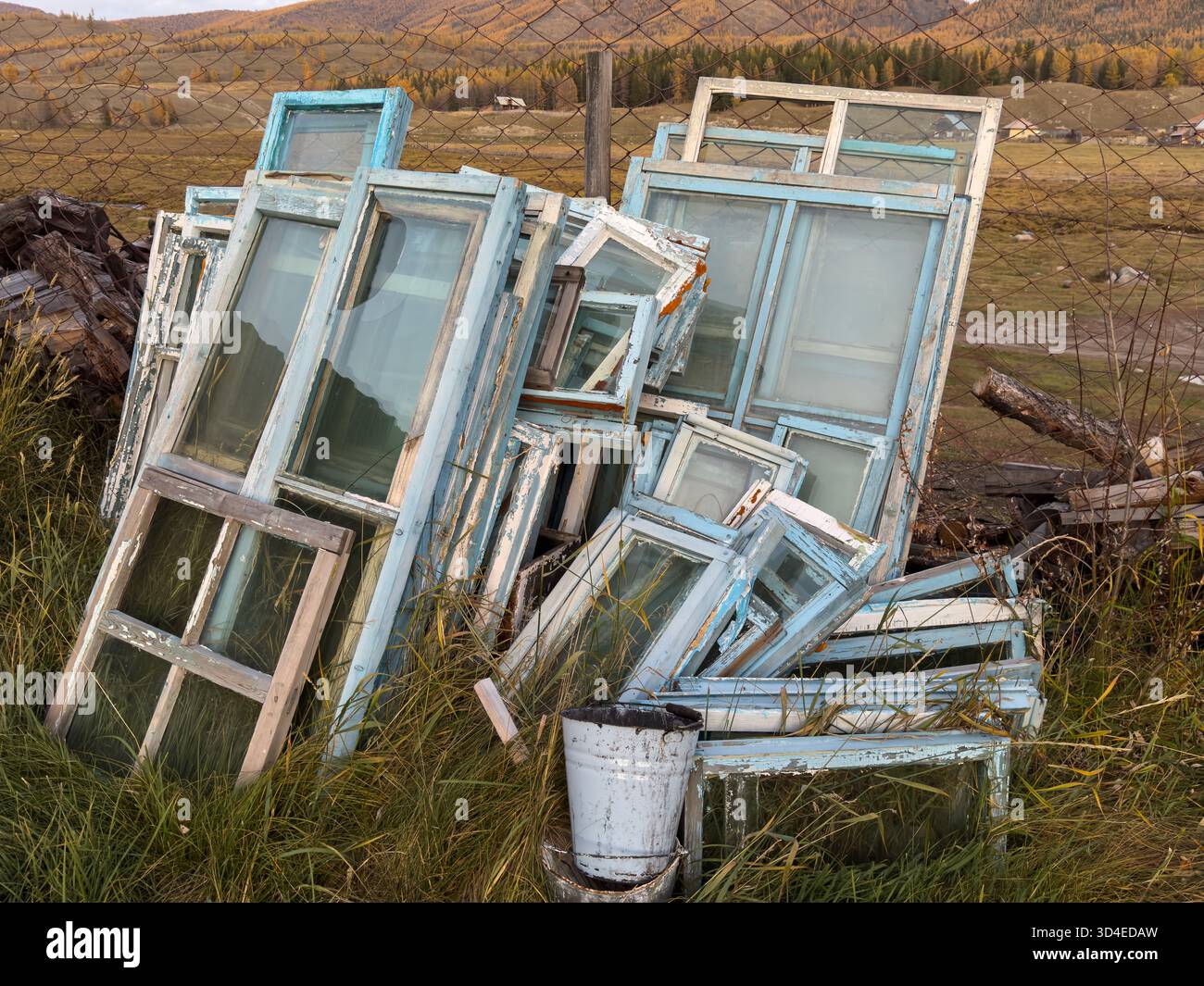Blue window frames hi-res stock photography and images - Alamy