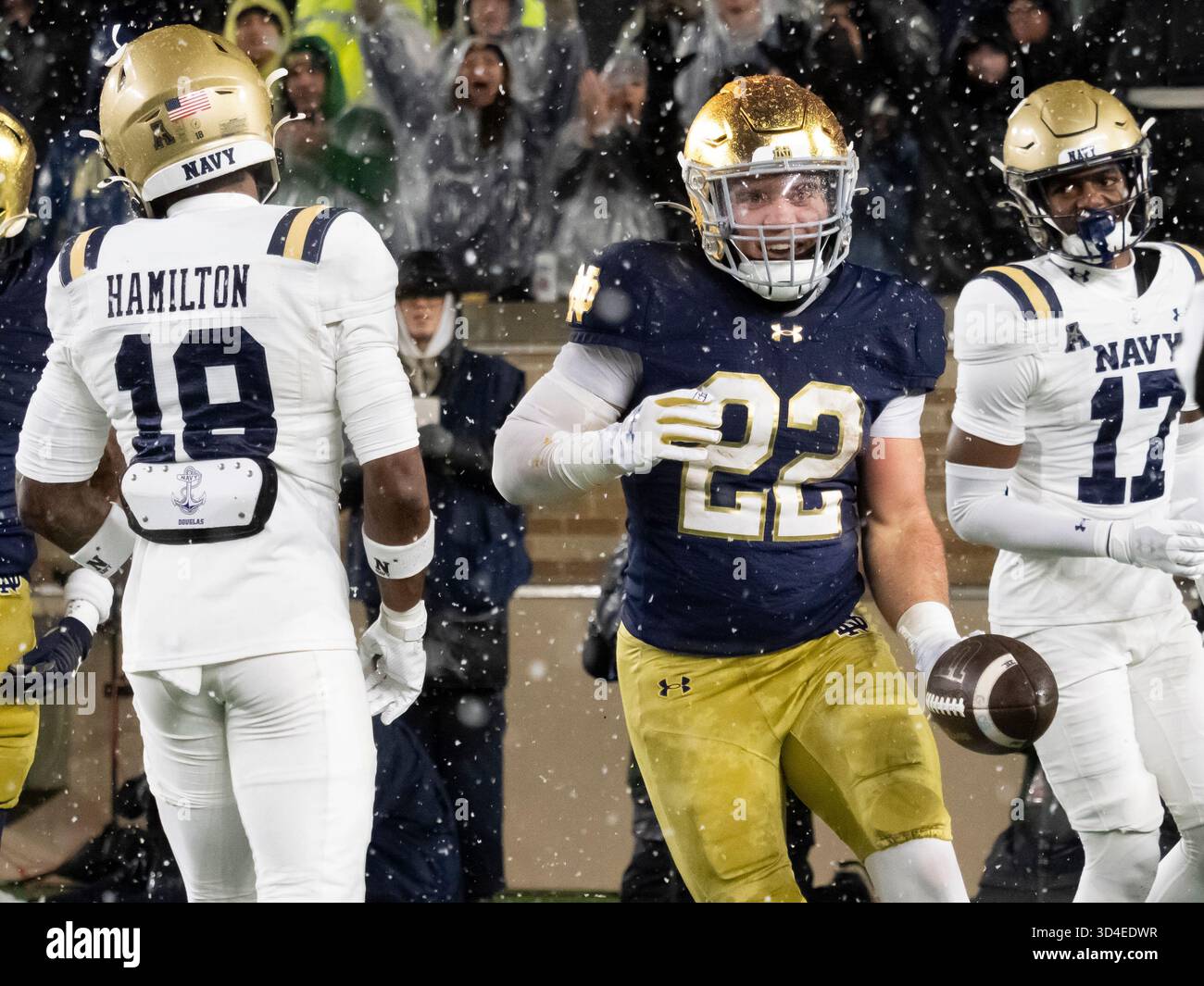 SOUTH BEND, IN - NOVEMBER 08: Notre Dame Fighting Irish running back Aneyas Williams (22 ...