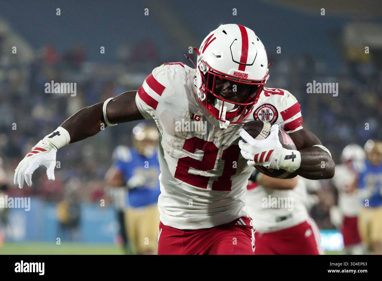 Nebraska running back Emmett Johnson (21) scores a touchdown against ...