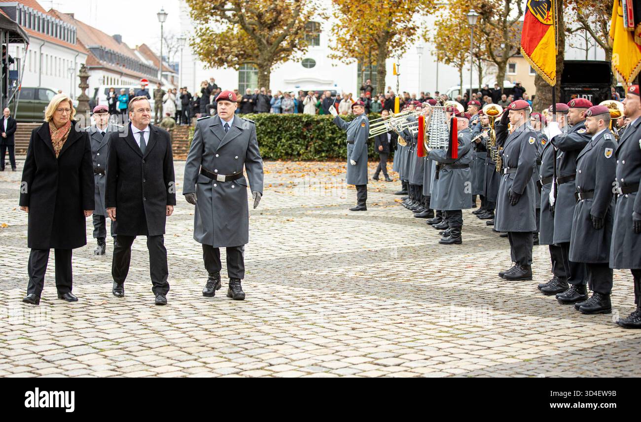 10 November 2025, Saarland, Saarbrücken: Federal Minister of Defense ...