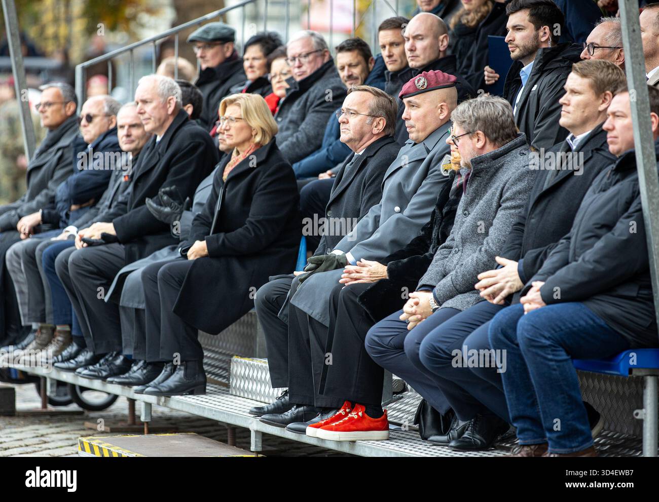 10 November 2025, Saarland, Saarbrücken: Federal Minister of Defense ...