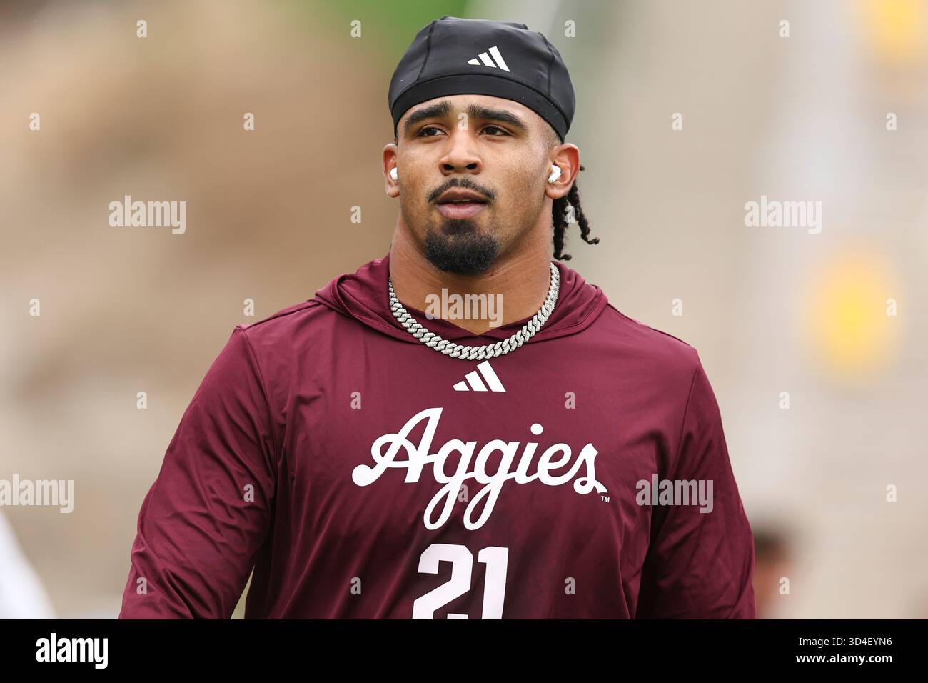 COLUMBIA, MO - NOVEMBER 08: Texas A&M Aggies linebacker Taurean York ...