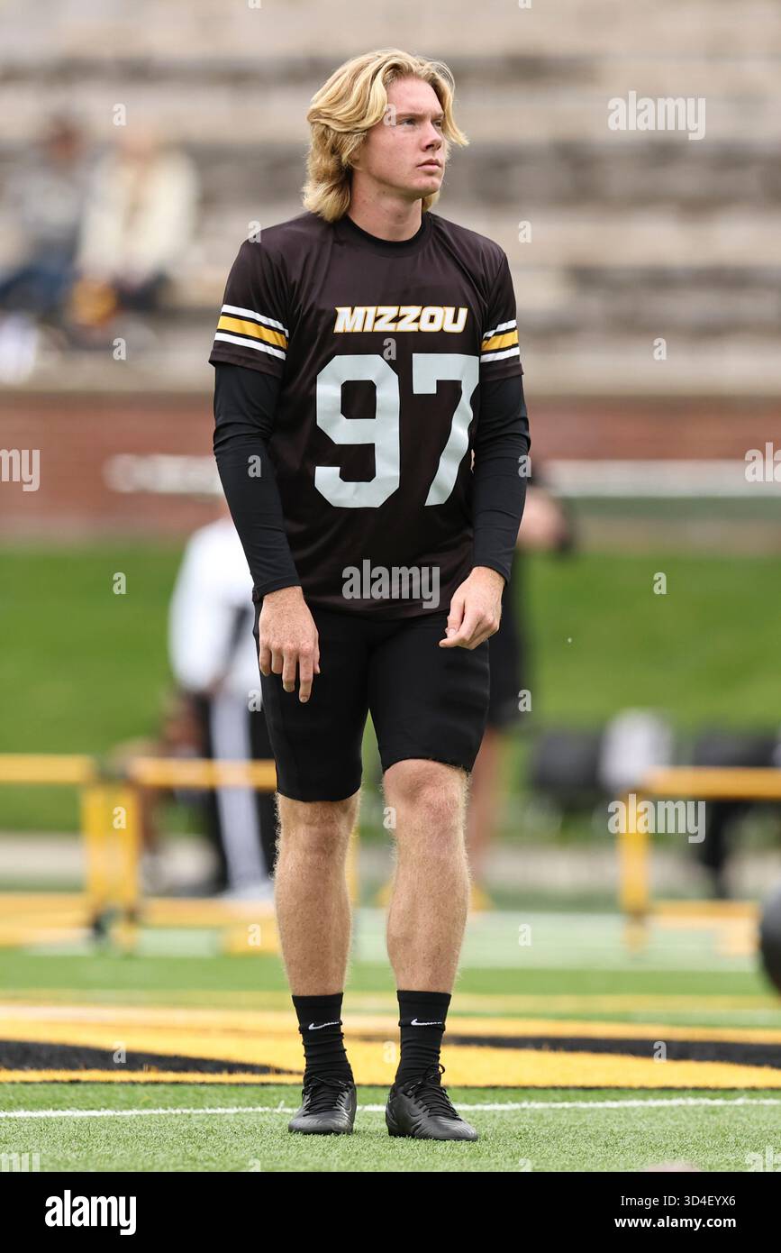COLUMBIA, MO - NOVEMBER 08: Missouri Tigers kicker Ryder Goodwin (97 ...