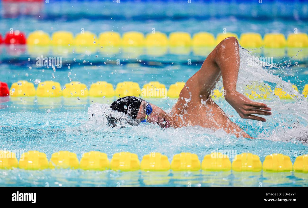 (251110) -- SHENZHEN, Nov. 10, 2025 (Xinhua) -- Zhang Zhanshuo of ...