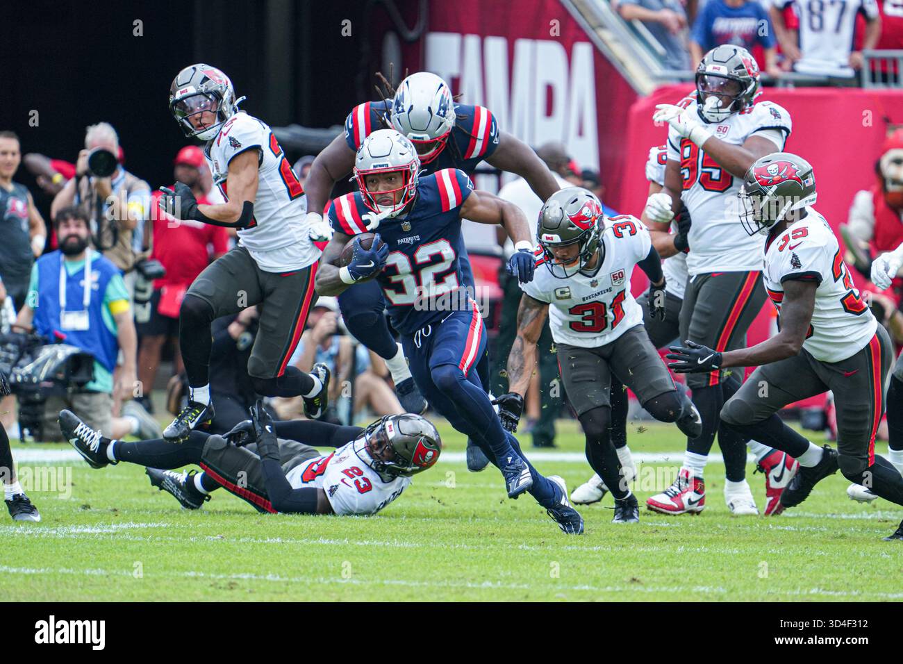 Tampa Bay, Florida, USA, November 9, 2025, New England Patriots running ...