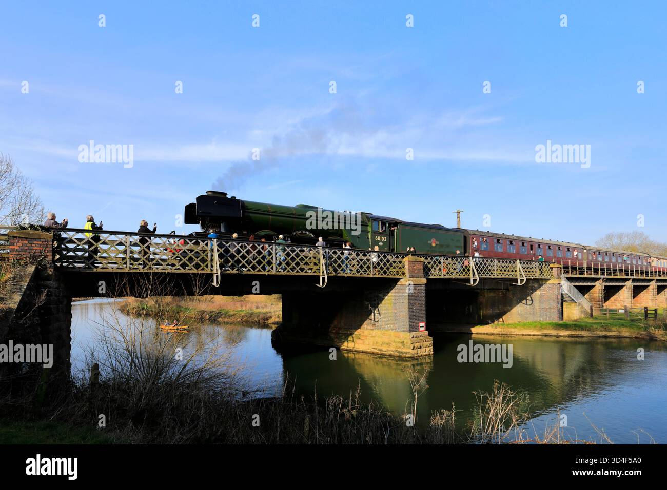 The Flying Scotsman steam train 4472 into Wansford Station, Nene Valley ...