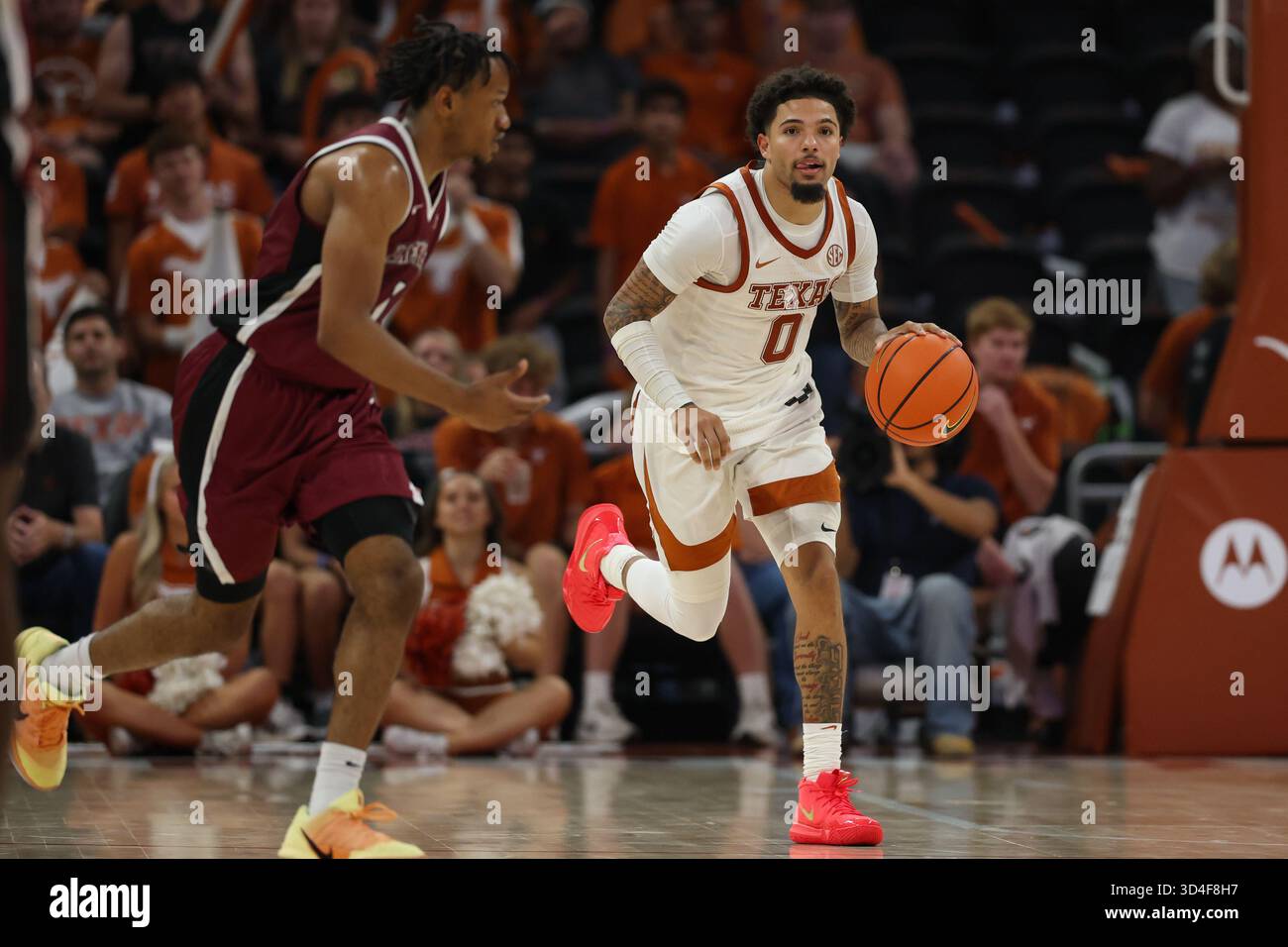 AUSTIN, TX - NOVEMBER 08: Guard Jordan Pope #0 of the Texas Longhorns ...