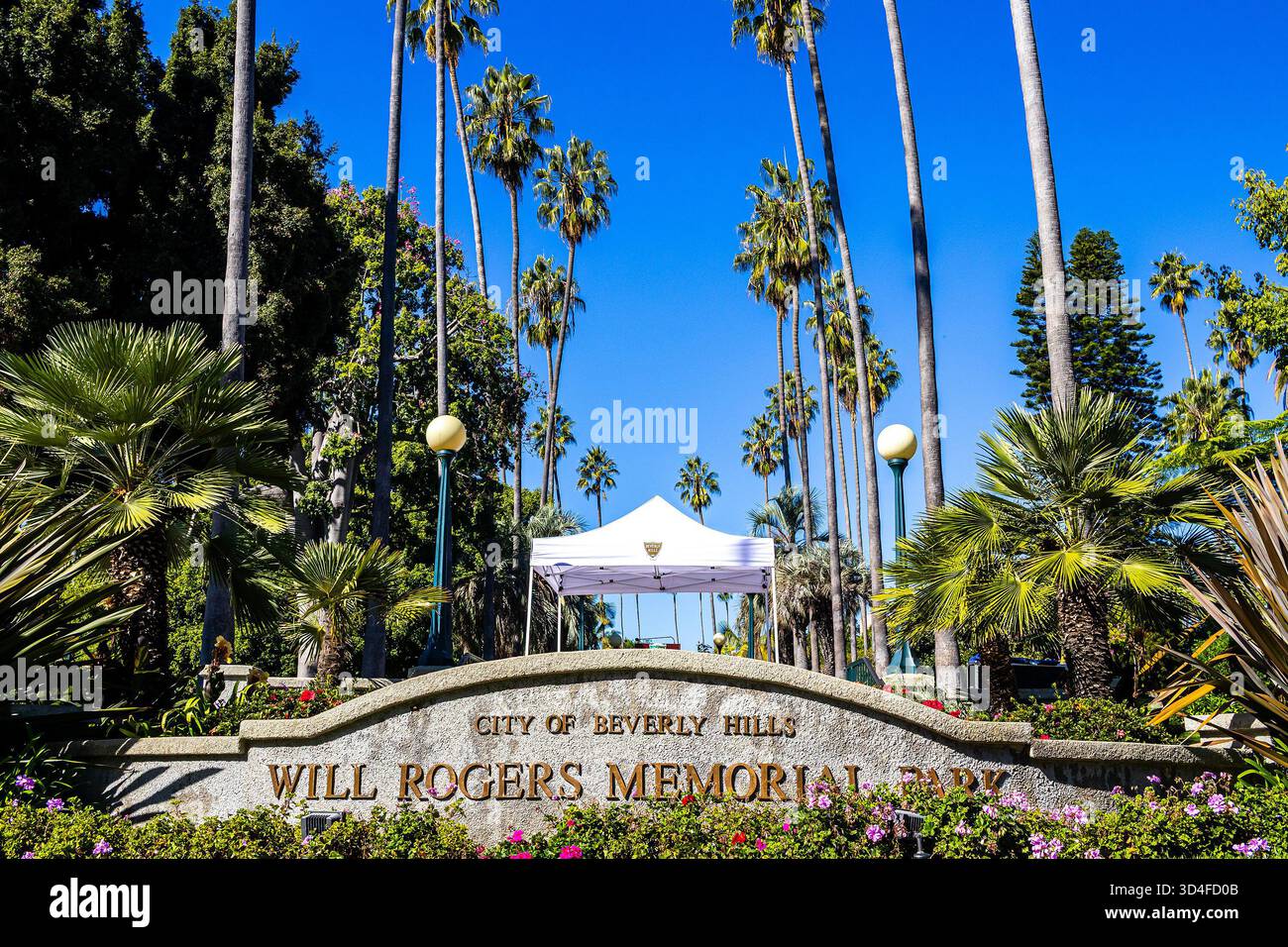 Will rogers memorial park sign hi-res stock photography and images - Alamy