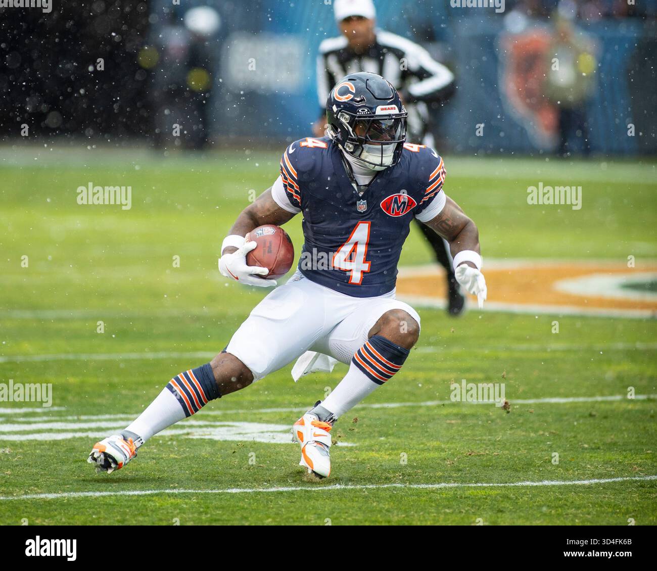 November 9, 2025: Chicago Bears D'Andre Swift (4) in action during the game against the New York ...