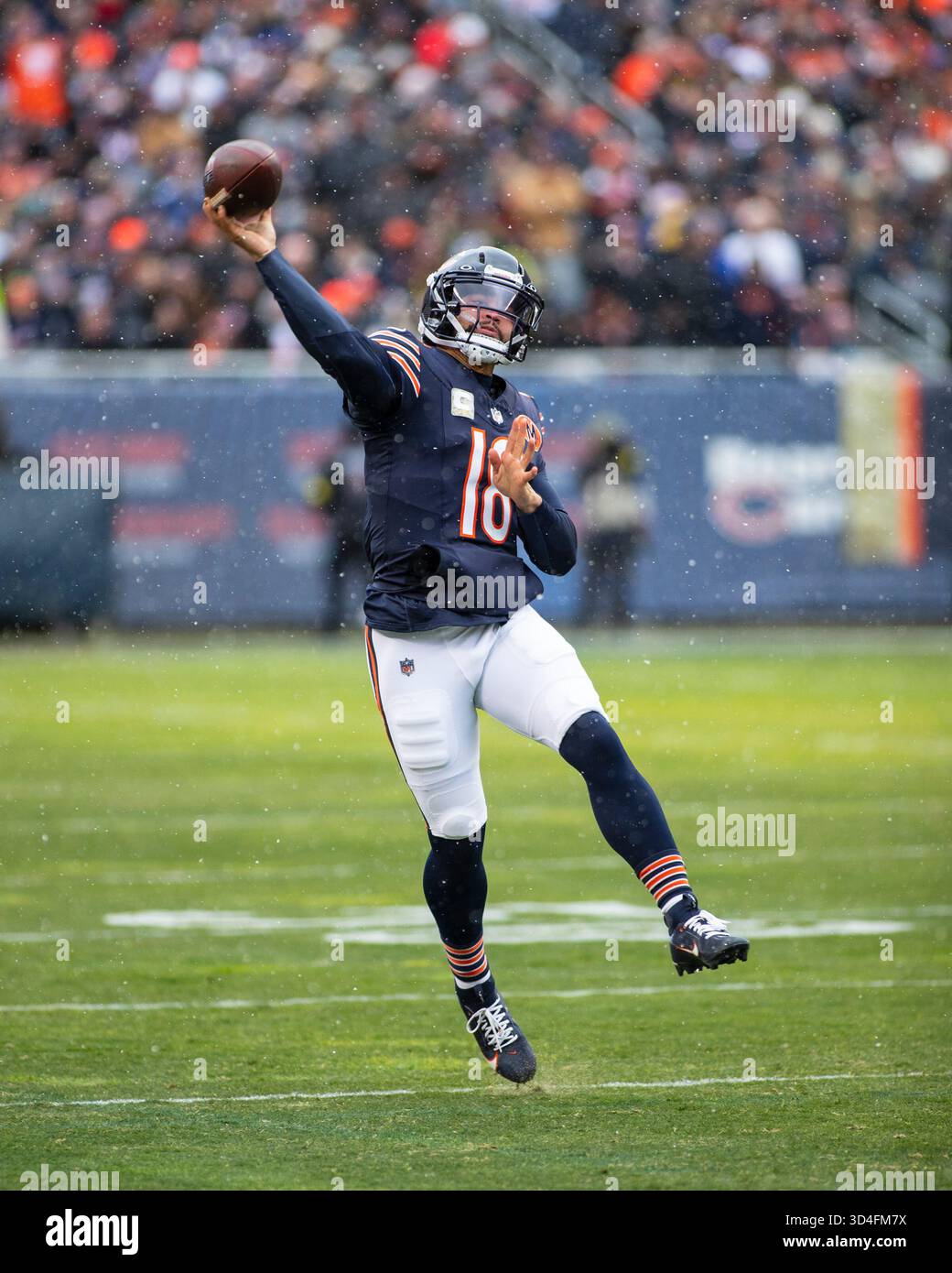 November 9, 2025: Chicago Bears Quarterback Caleb Williams (18) in ...