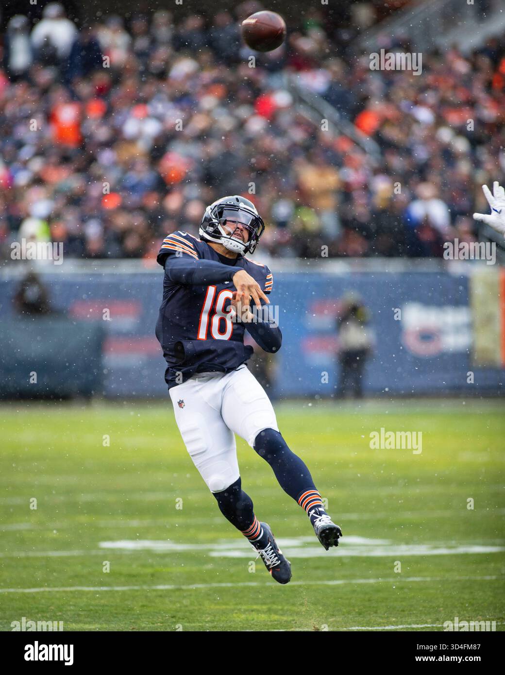 November 9, 2025: Chicago Bears Quarterback Caleb Williams (18) in ...