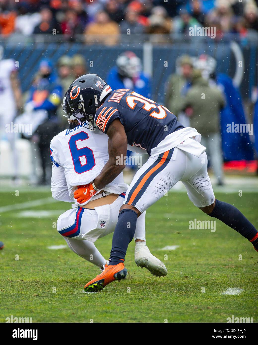 November 9, 2025: Chicago Bears C.J. Gardner-Johnson (35) sacks New ...