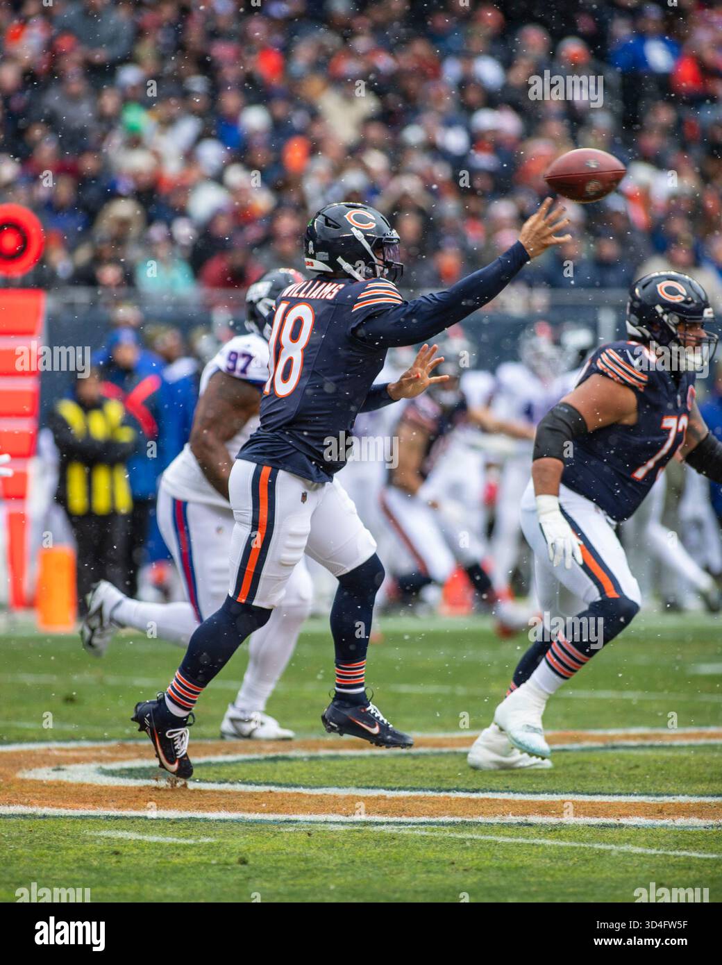 November 9, 2025: Chicago Bears Quarterback Caleb Williams (18) in ...