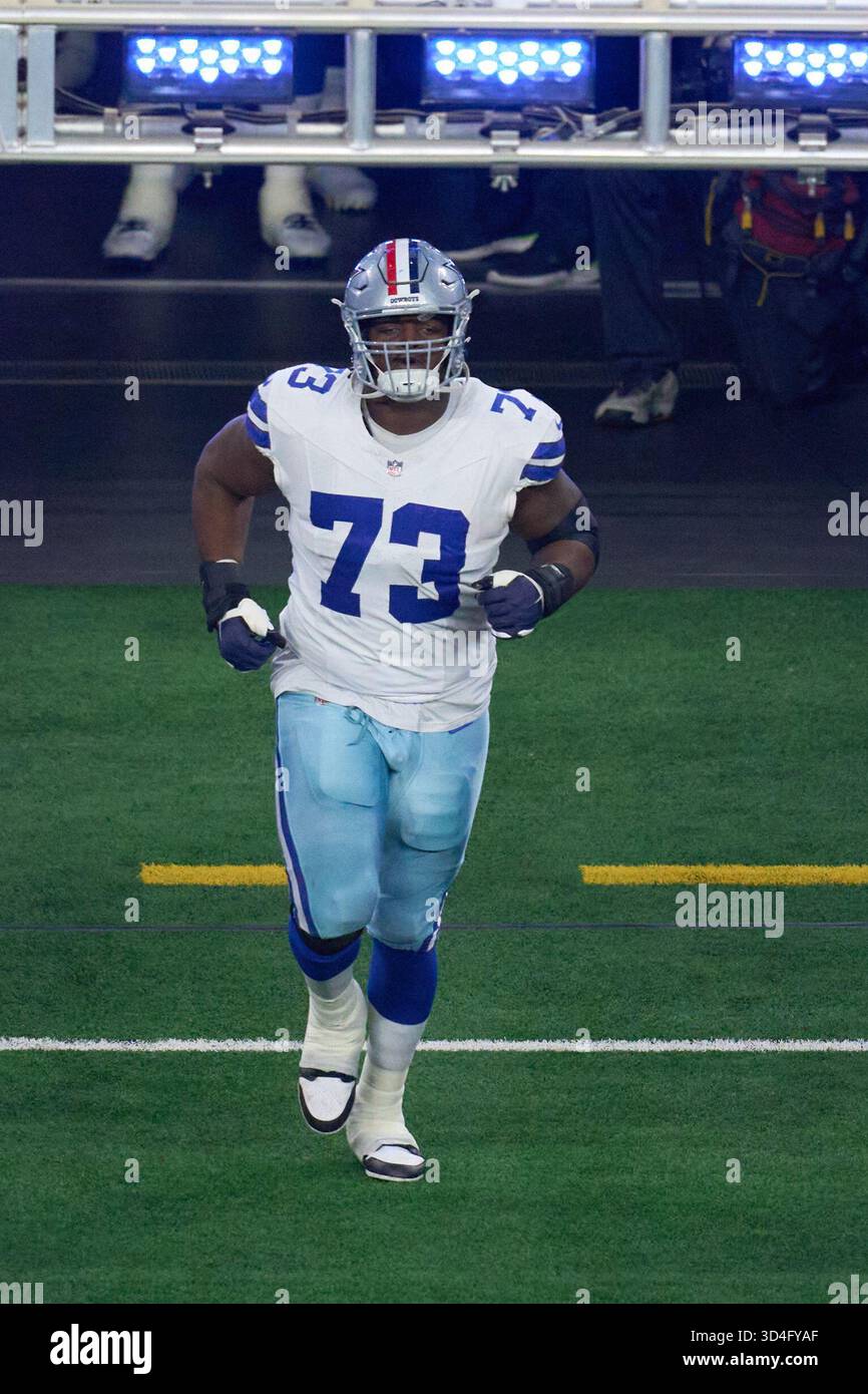 Dallas Cowboys guard Tyler Smith (73) takes the field during an NFL ...