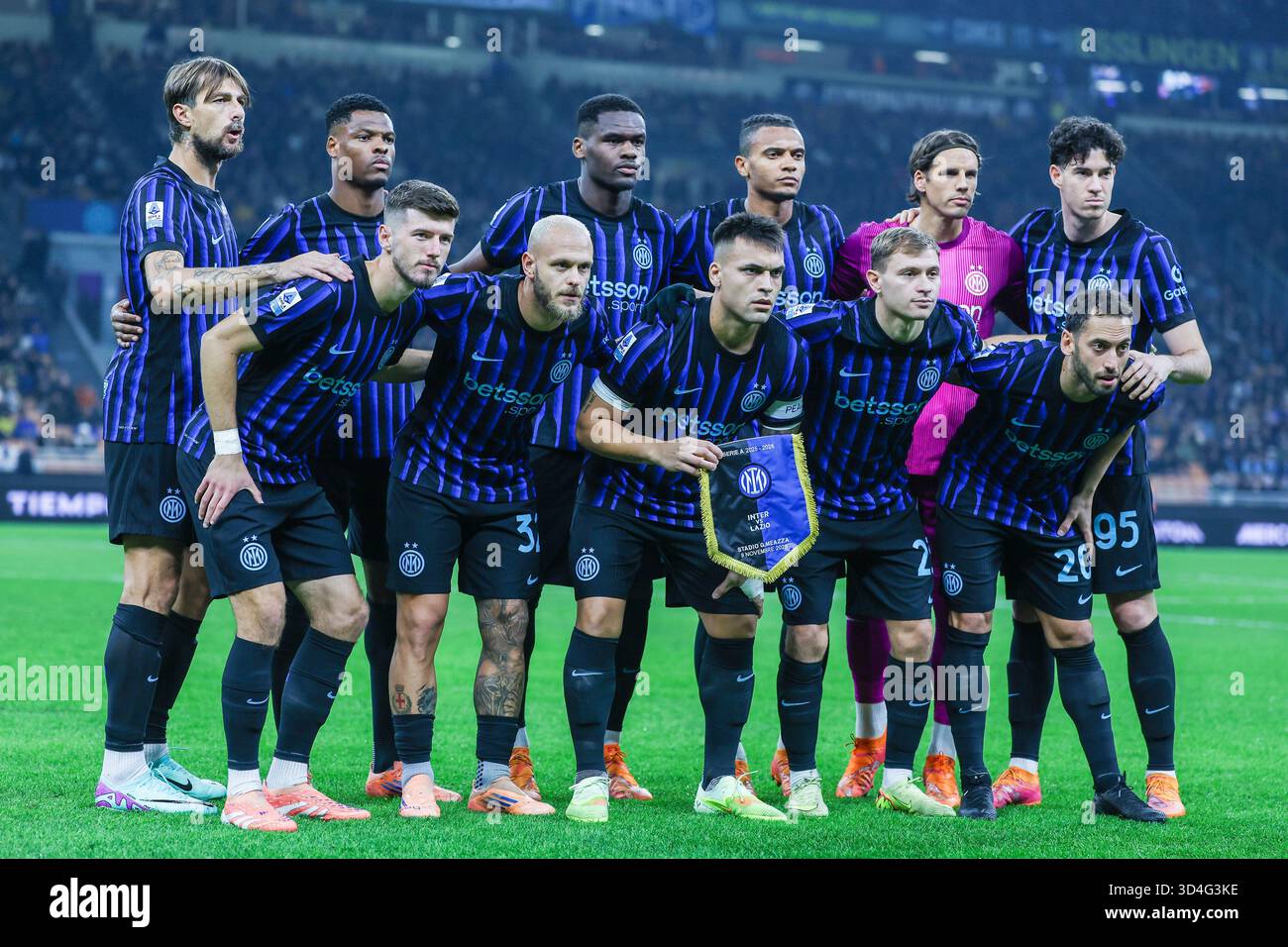 FC Internazionale players line up during Serie A 2025/26 football match ...