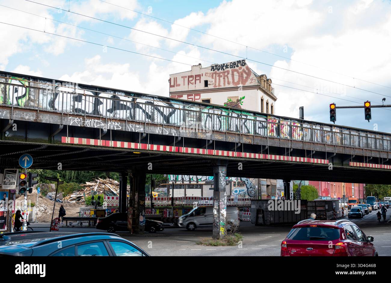 12 September 2025, Hamburg: View of the construction site of the ...