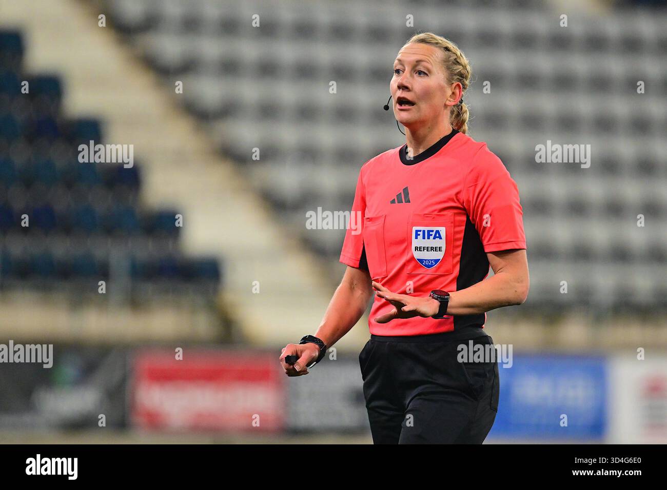 Referee Tess Olofsson during the game in the Swedish League OBOS ...
