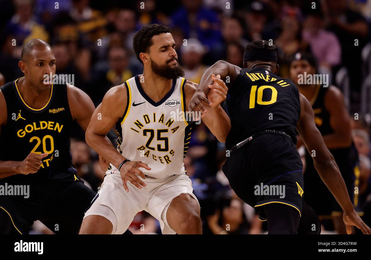 Indiana Pacers forward Jeremiah Robinson-Earl (25) fouls Golden State ...