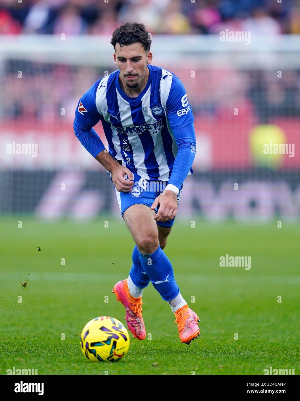 Victor Parada of Deportivo Alaves during the La Liga match 2025-2026 ...