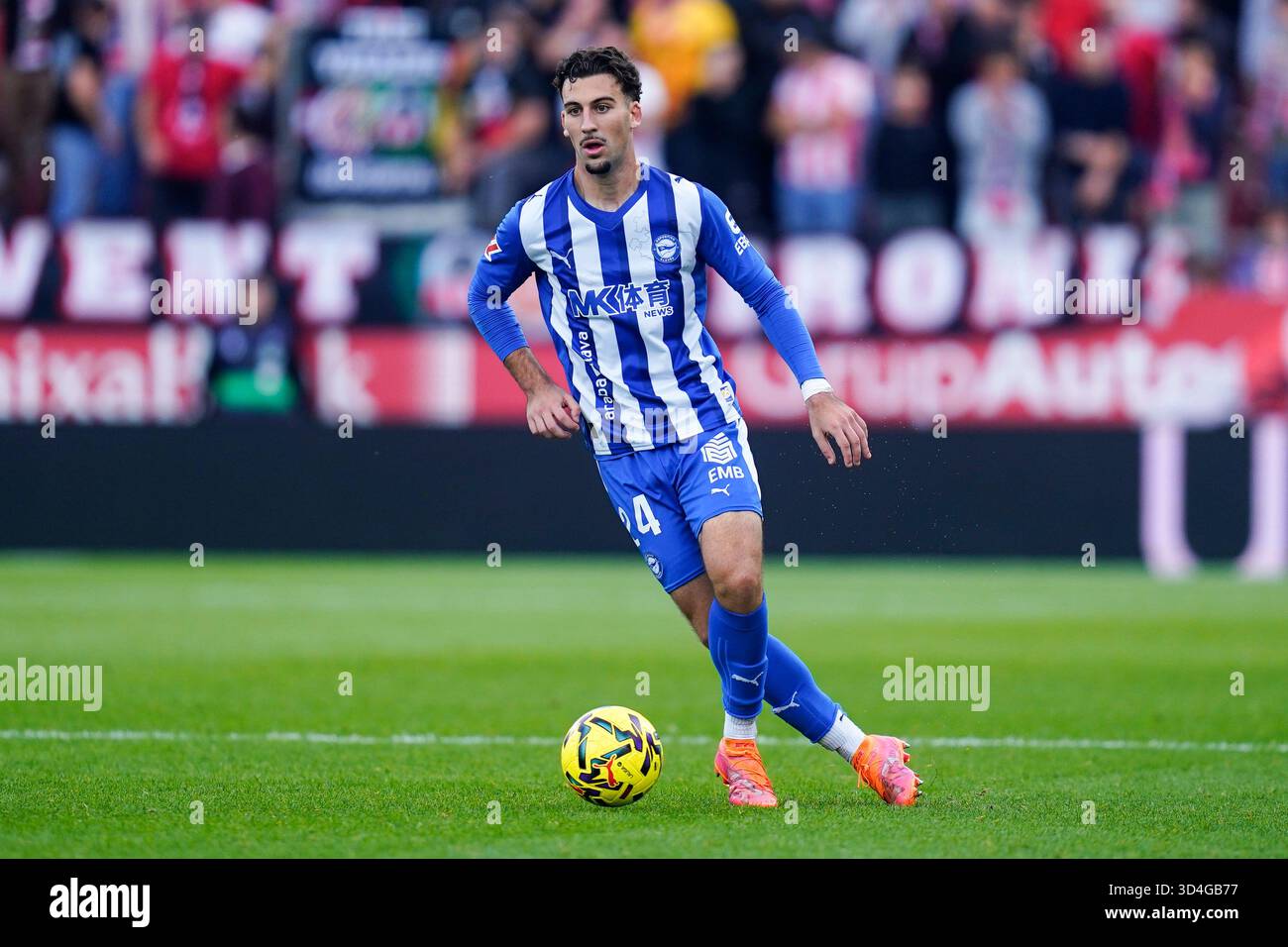 Victor Parada of Deportivo Alaves during the La Liga match 2025-2026 ...