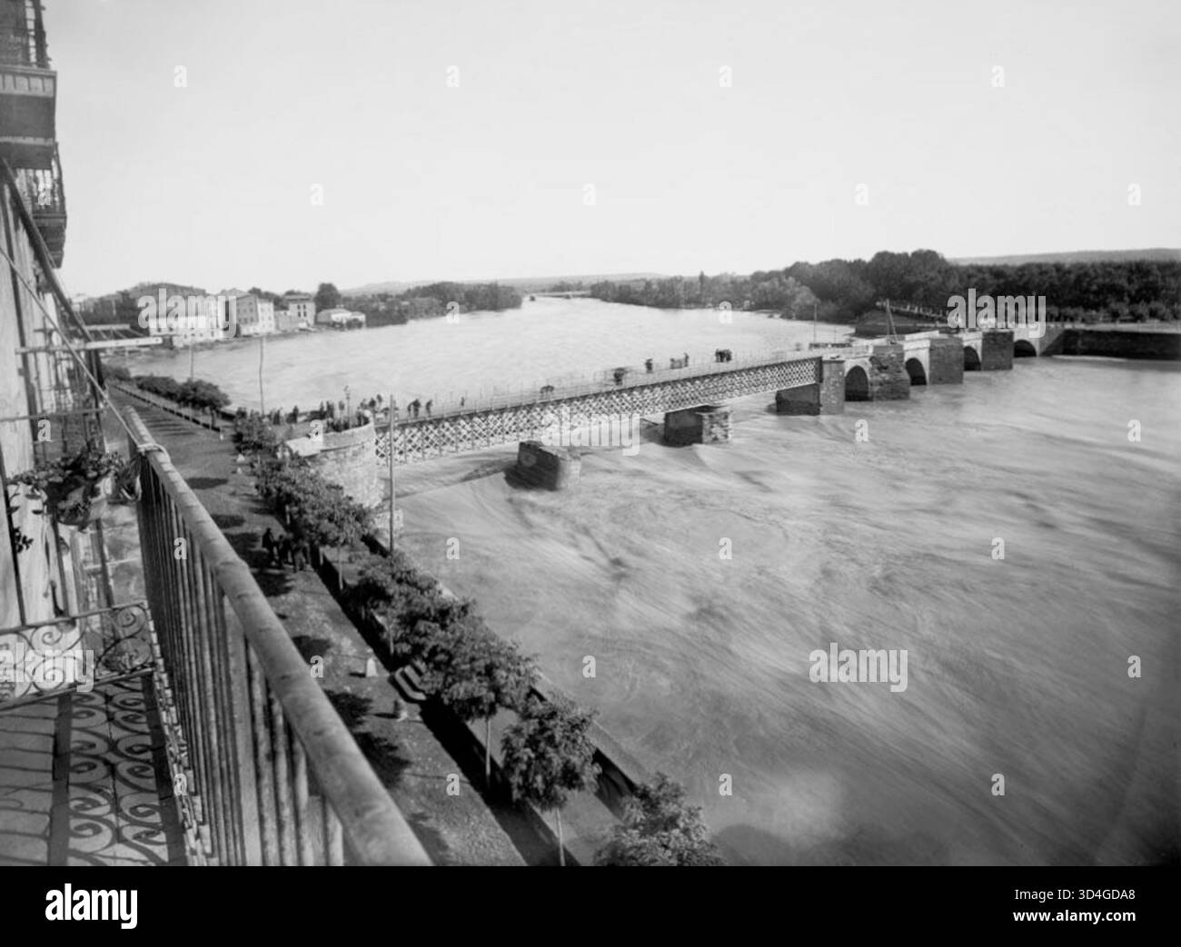 Event crowd natural Black and White Stock Photos & Images - Alamy