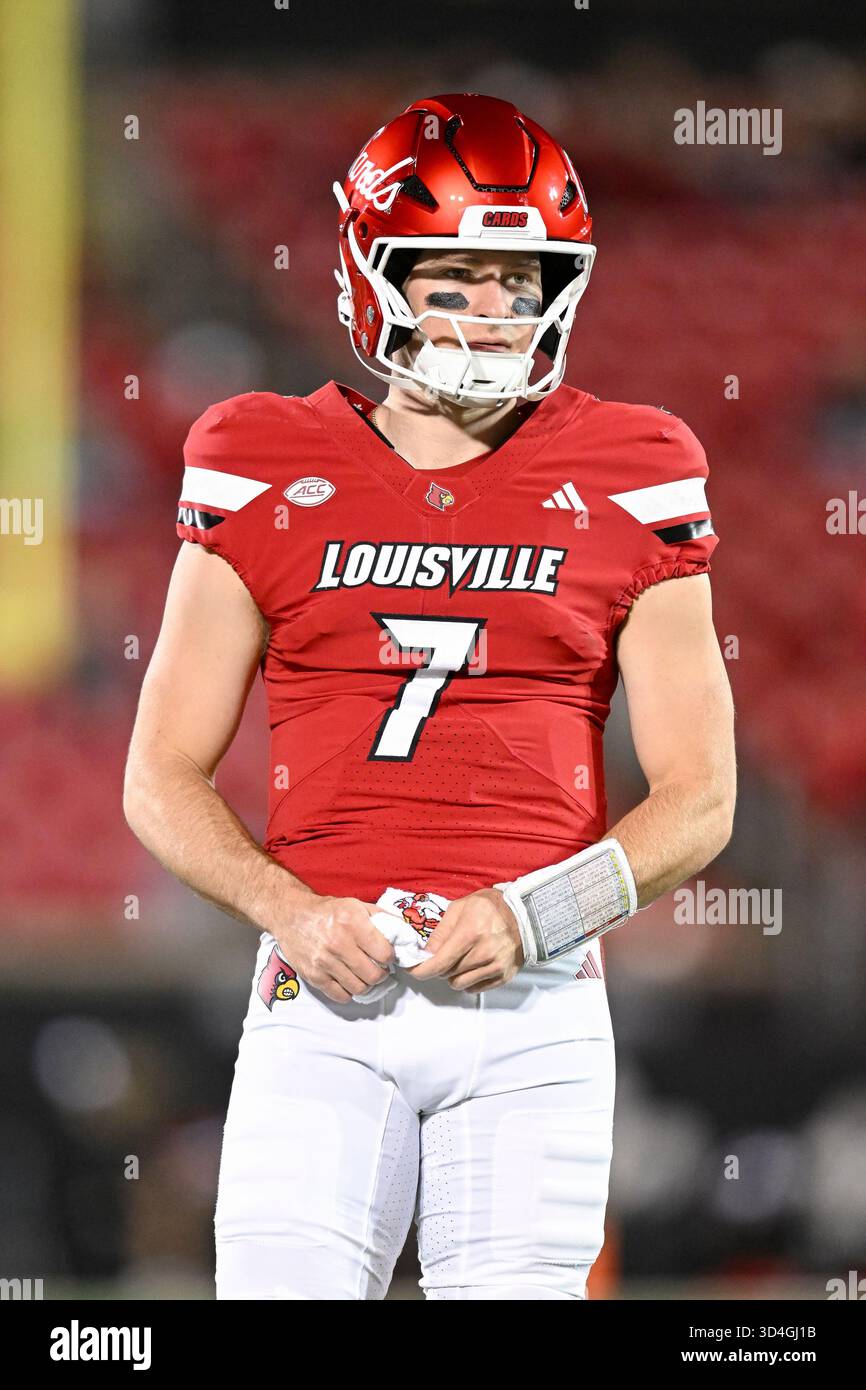 LOUISVILLE, KY - NOVEMBER 08: Louisville Cardinals Quarterback Miller ...