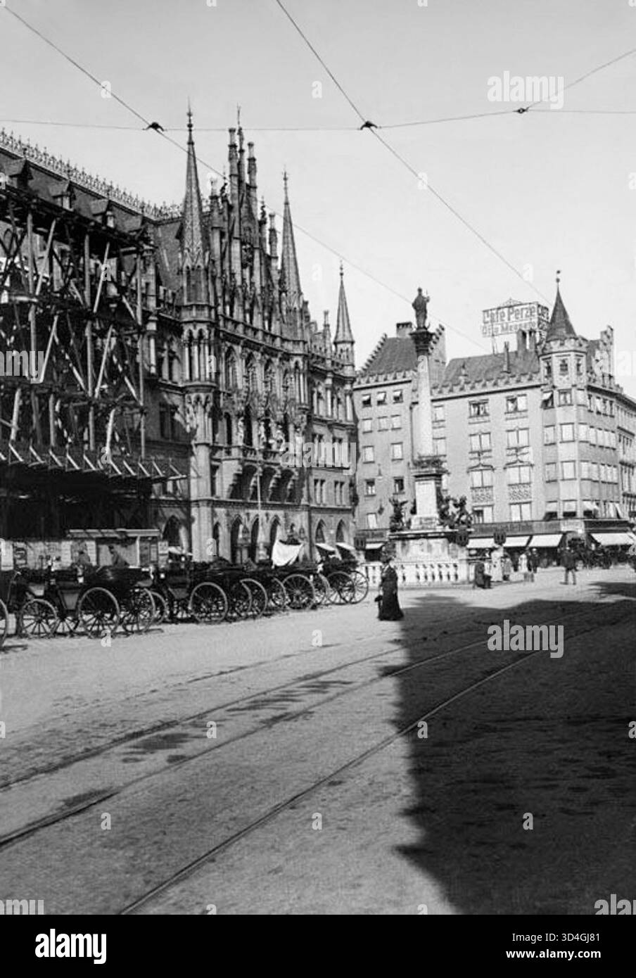 Restored image of Marienplatz in Munich, taken by Lluís Marià Vidal i ...