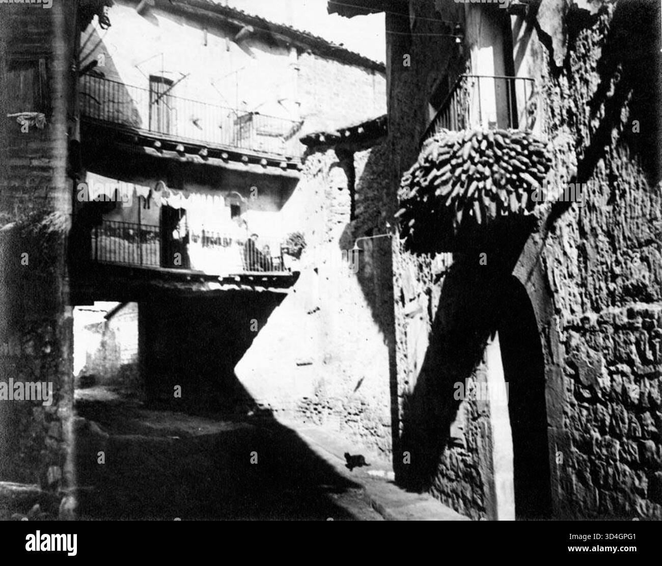Historic gateway archway entrance Black and White Stock Photos & Images ...
