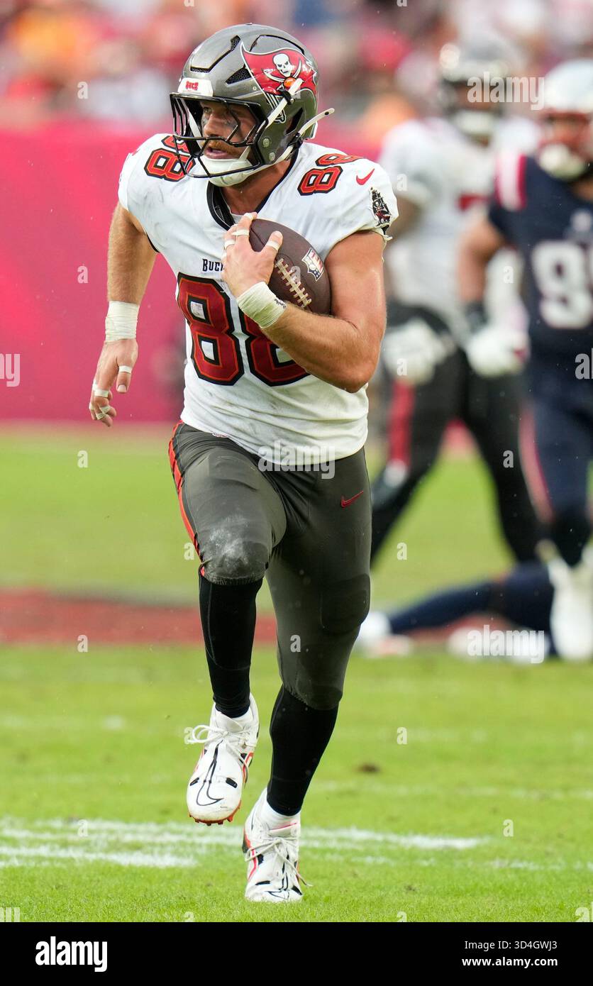 Tampa Bay Buccaneers tight end Cade Otton (88) against the New England ...