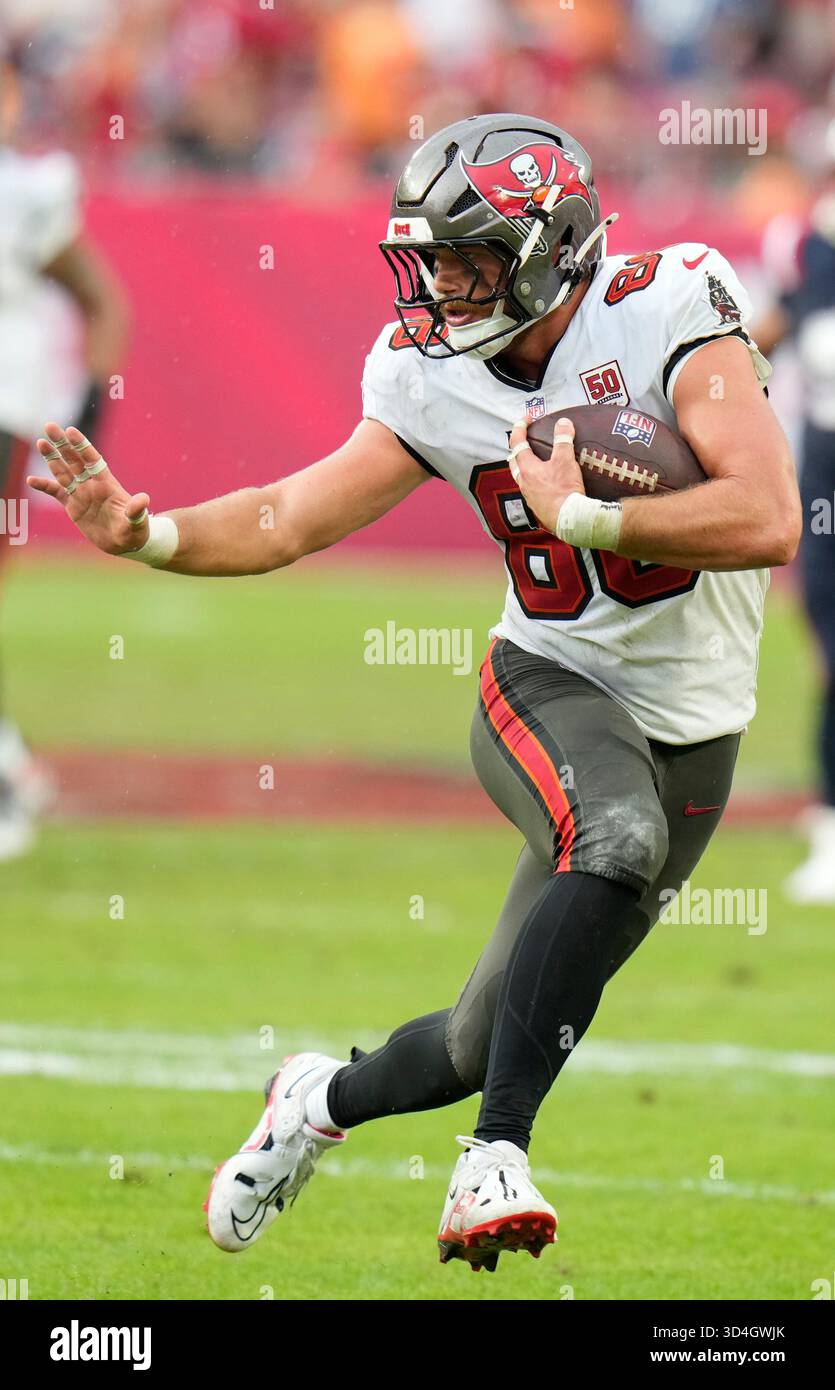 Tampa Bay Buccaneers tight end Cade Otton (88) against the New England ...