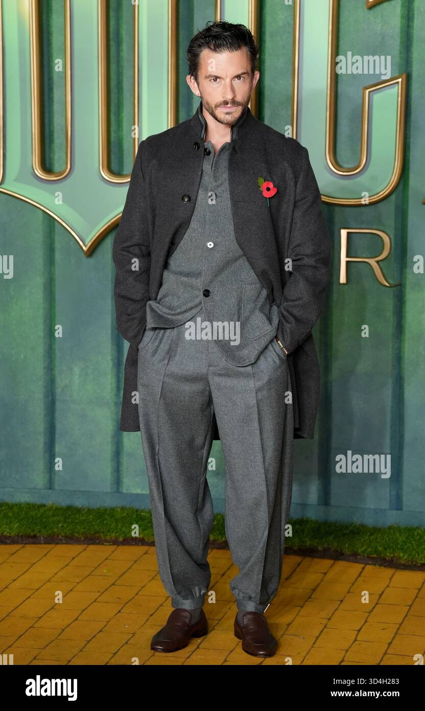 Jonathan bailey in wicked hi-res stock photography and images - Alamy