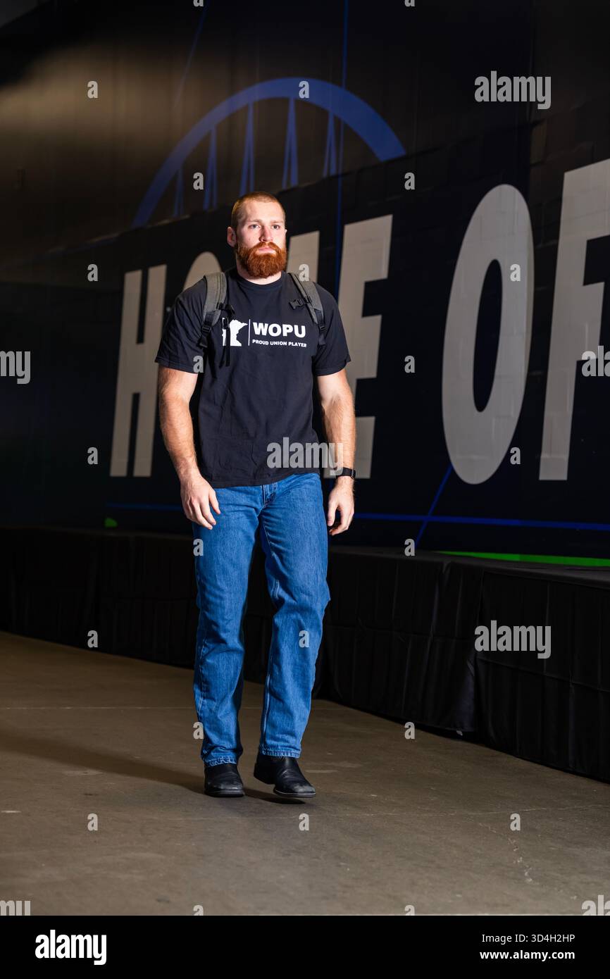 Seattle Seahawks tight end Nick Kallerup (89) arrives before an NFL ...