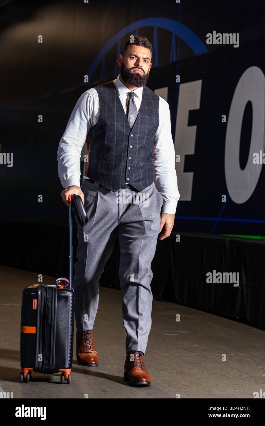Seattle Seahawks offensive tackle Abraham Lucas (72) arrives before an ...