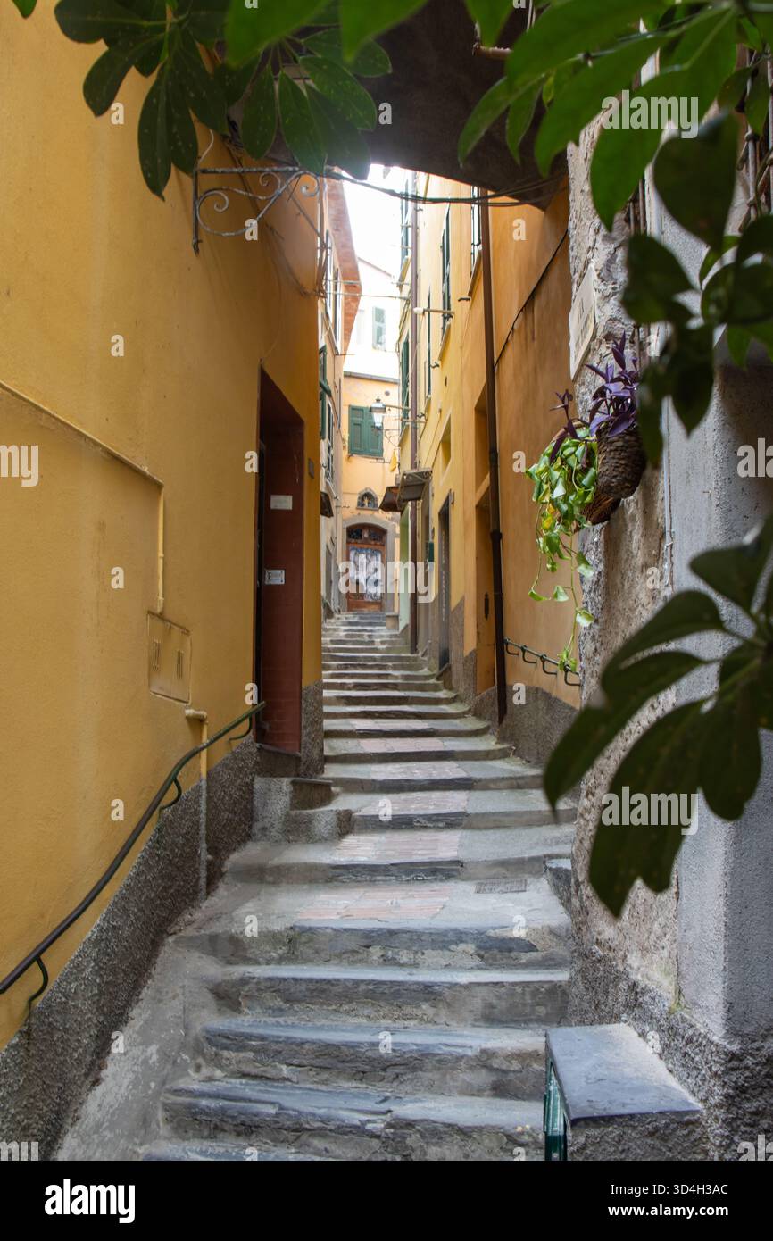 Calles de colores hi-res stock photography and images - Alamy