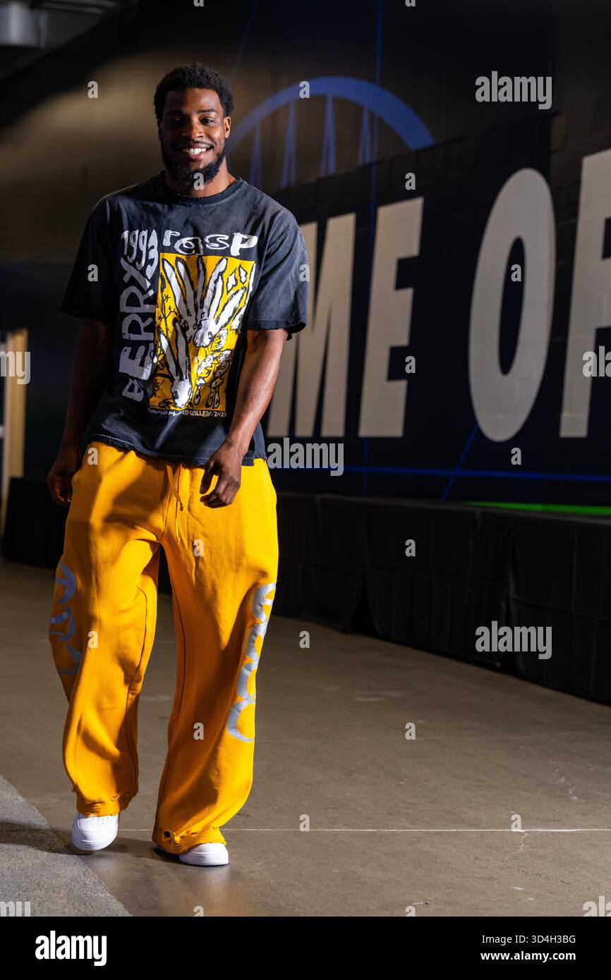 Seattle Seahawks cornerback Devon Witherspoon (21) arrives before an ...