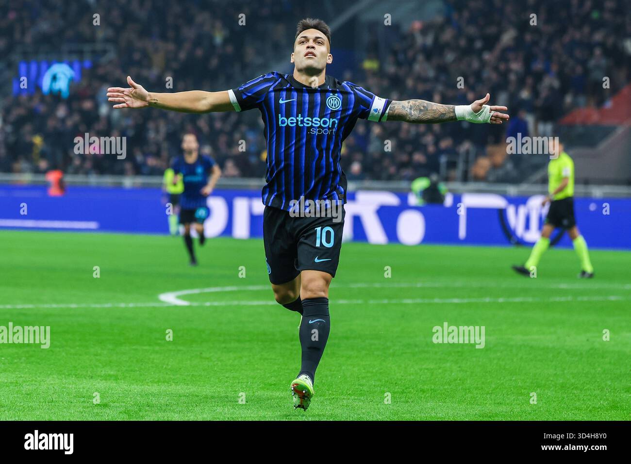 Lautaro Martinez of FC Internazionale celebrates after scoring a goal ...