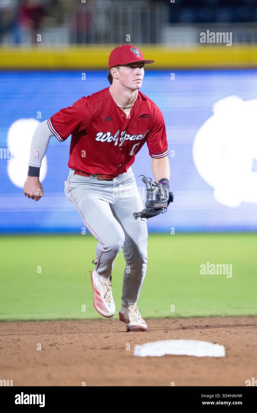 Second baseman Luke Nixon (0) of the NC State Wolfpack in action during ...