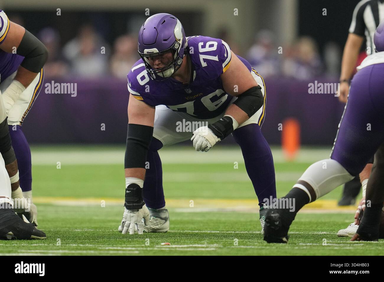 Minnesota Vikings guard Will Fries (76) lines up for play during the ...