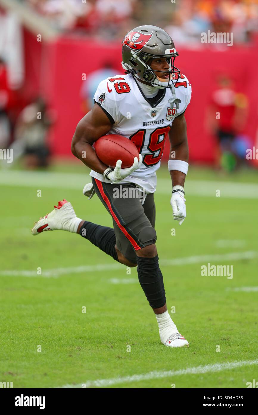 Tampa Bay Buccaneers wide receiver Kameron Johnson (19) iruns the ball ...