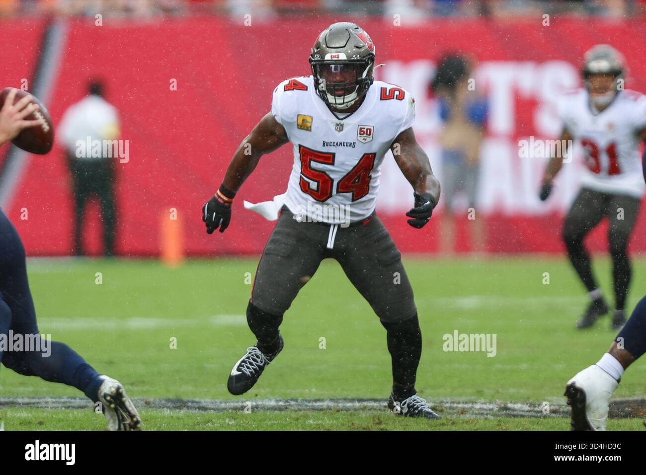 Tampa Bay Buccaneers linebacker Lavonte David (54) reacts at the snap ...
