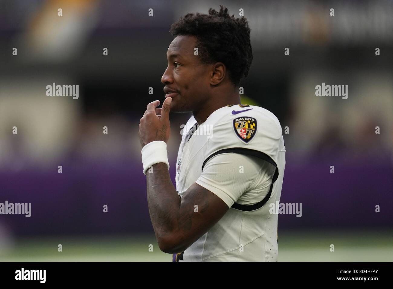 Baltimore Ravens wide receiver Zay Flowers (4) walks across the field ...