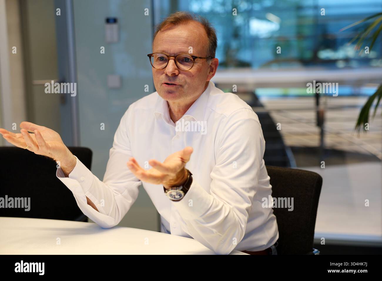 10 November 2025, Lower Saxony, Göttingen: Michael Grosse, Chairman of ...