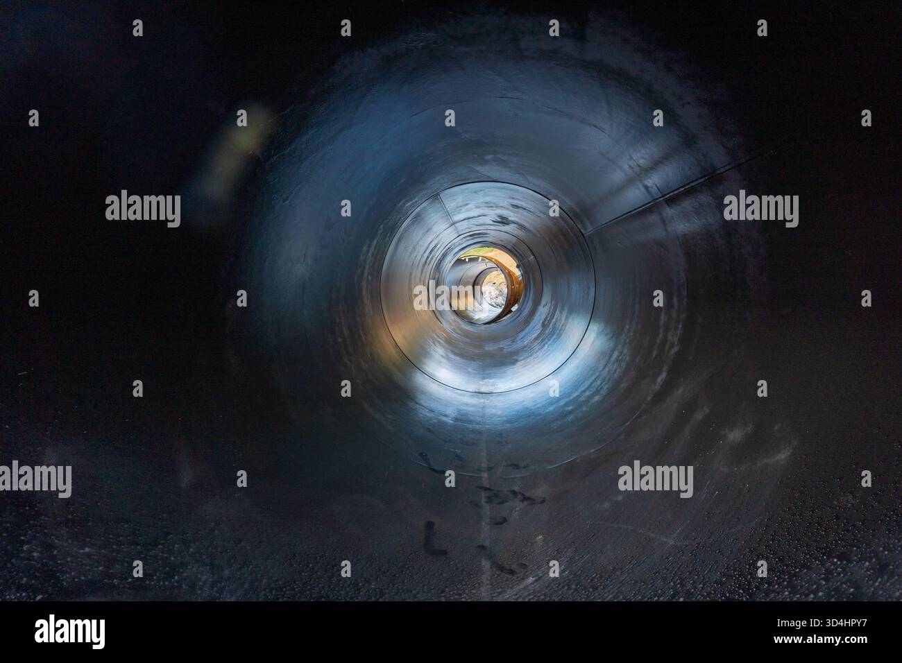 Frame of steel pipe inside. Water dam, structure Stock Photo - Alamy